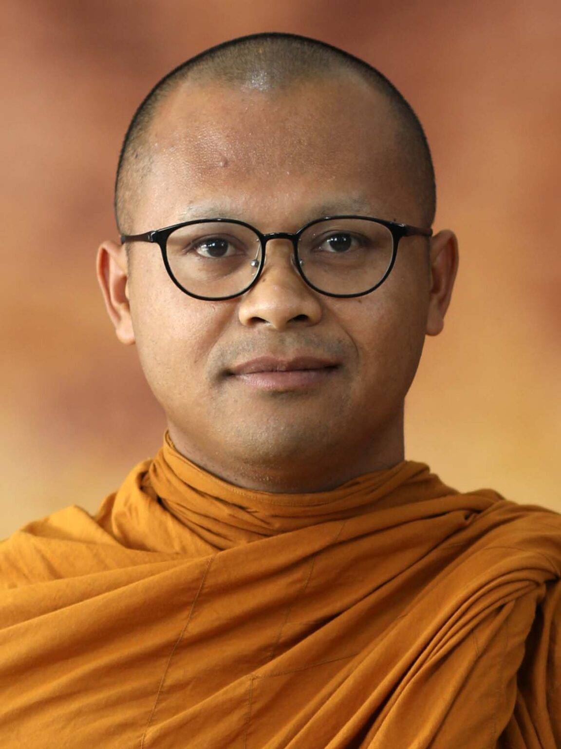 Bhikkhu Upasīlo Thera - Sangha Theravada Indonesia